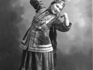 Khorezm Lazgi: The Sunniest Dance on Earth - Voices On Cental Asia