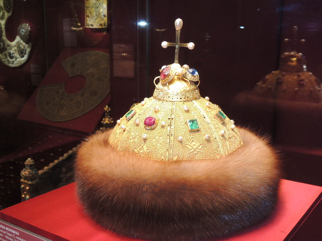 The History of the Tajik Costume: An Interview with Guzel Maitdinova ...