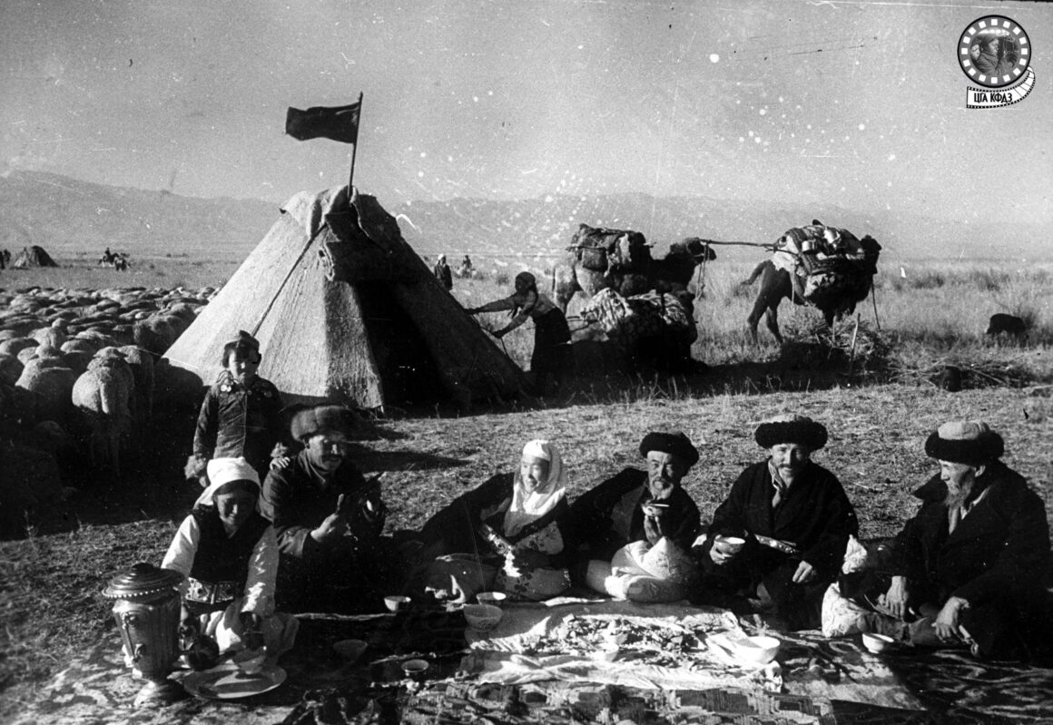 The Lives and Work of Soviet Kazakh Women in Photos. From the Central ...