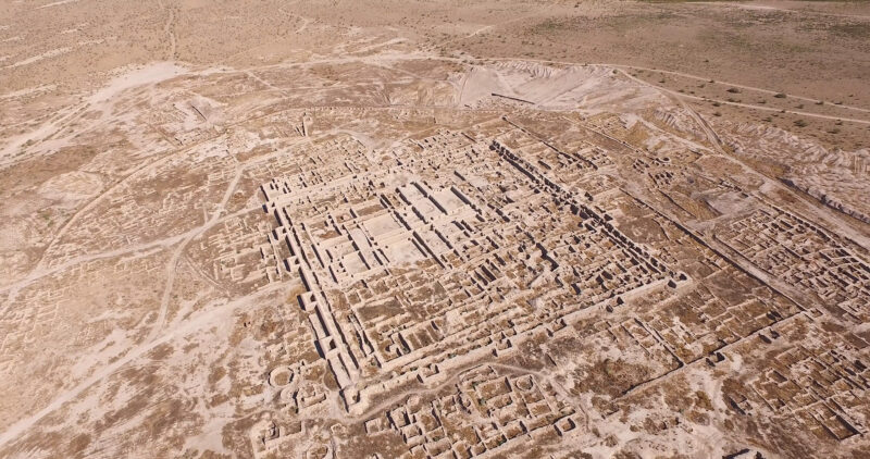 Between the Aral and Caspian Seas: The Magnificent History and ...