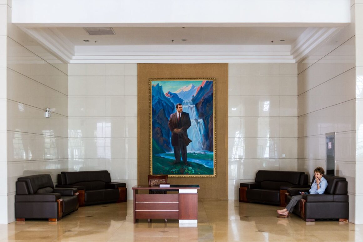 Central Asia in Modern Times: Architecture, Women, and Freedom. An ...