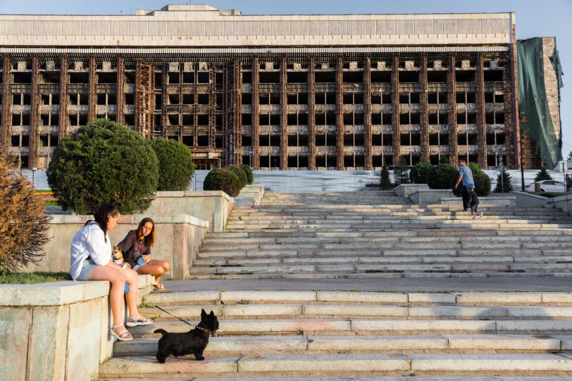 Central Asia in Modern Times: Architecture, Women, and Freedom. An ...